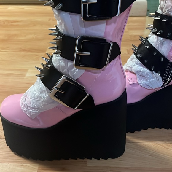 Dolls Kill | Shoes | Nwtdolls Kill X Widow Pink Platform Womens Boots ...